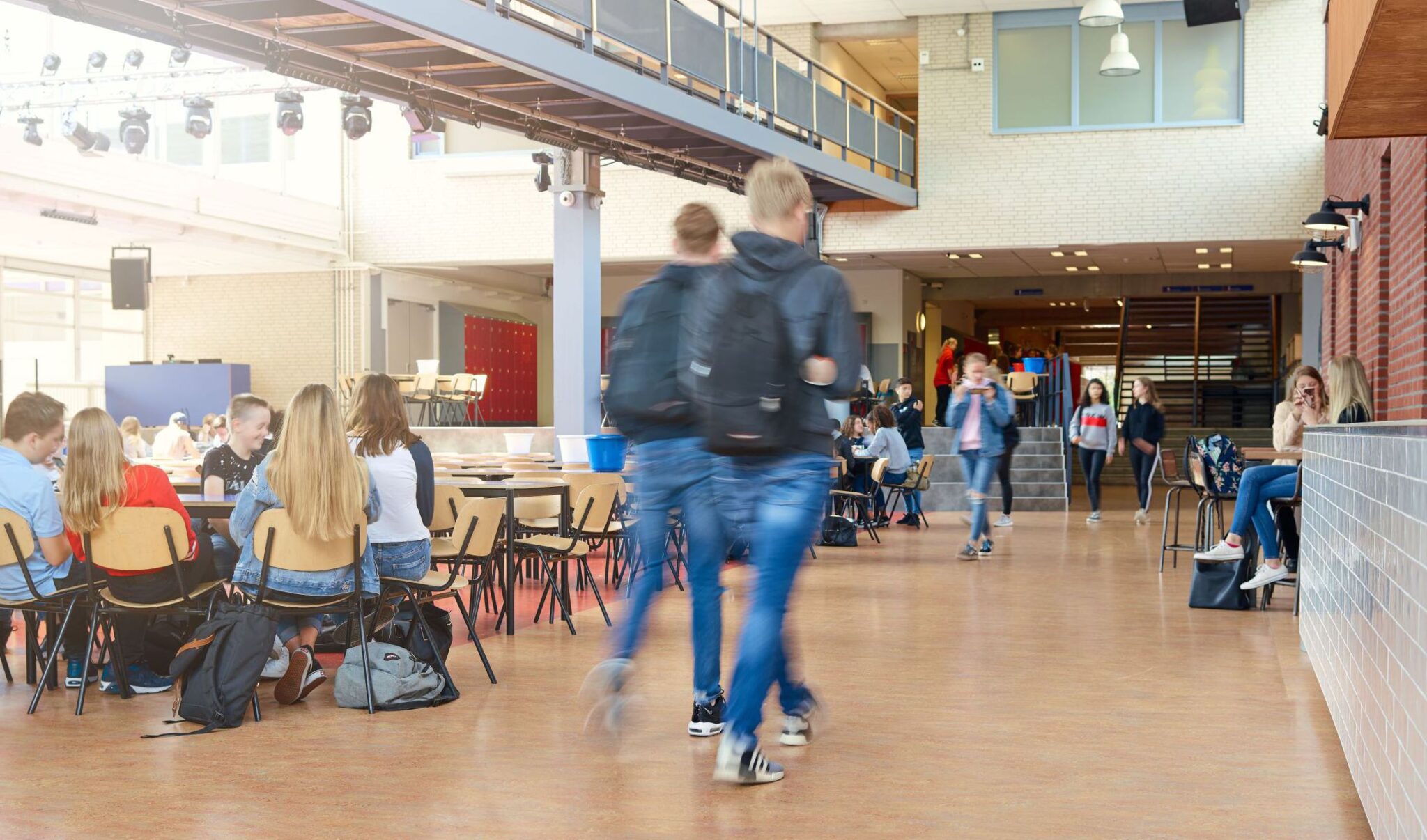 Jongeren presenteren eigen onderzoek naar sociale media - Instruct